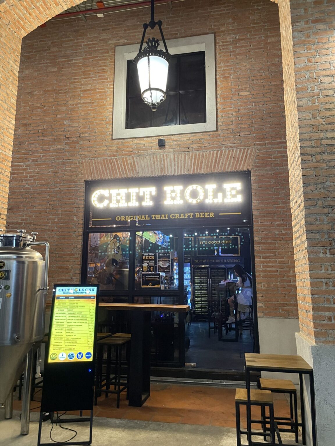 タイ・チェンマイでクラフトビール！Chit Hole CNX